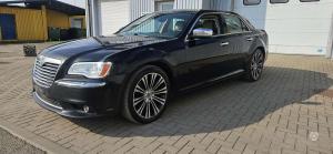 Black Lancia Thema 2012 in Kaunas, with an engine capacity of 3.00 L and mileage of 401 thousand km for 4950 €, photo  on AUTOMOTO.COM.LV