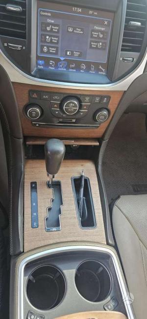 Melns Lancia Thema 2012 Kauņa, ar dzinēja tilpumu 3.00 L un nobraukumu 401 tūkst. km par 4950 €, foto 11 vietnē AUTOMOTO.COM.LV