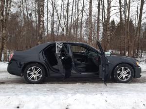 Black Lancia Thema 2013 in Riga, with an engine capacity of 3.00 L and mileage of 222 thousand km for 6800 €, photo 5 on AUTOMOTO.COM.LV