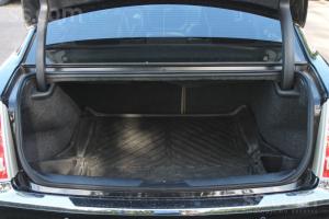 Black Lancia Thema 2013 in Riga, with an engine capacity of 3.00 L and mileage of 94 thousand km for 14900 €, photo 9 on AUTOMOTO.COM.LV