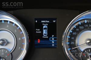 Black Lancia Thema 2013 in Riga, with an engine capacity of 3.00 L and mileage of 94 thousand km for 14900 €, photo 14 on AUTOMOTO.COM.LV