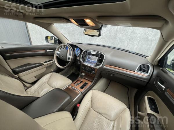 Melns Lancia Thema 2013 Liepāja, ar dzinēja tilpumu 3.00 L un nobraukumu 227 tūkst. km par 6750 €, foto 6 vietnē AUTOMOTO.COM.LV