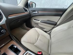 Melns Lancia Thema 2013 Rīga, ar dzinēja tilpumu 3.00 L un nobraukumu 227 tūkst. km par 8550 €, foto 21 vietnē AUTOMOTO.COM.LV