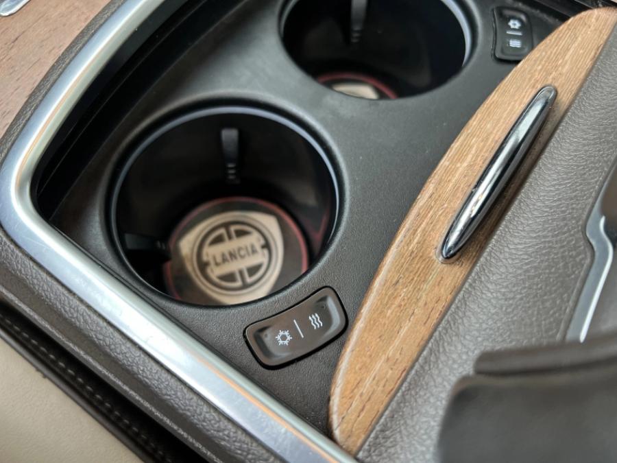 Melns Lancia Thema 2013 Rīga, ar dzinēja tilpumu 3.00 L un nobraukumu 227 tūkst. km par 8550 €, foto 22 vietnē AUTOMOTO.COM.LV