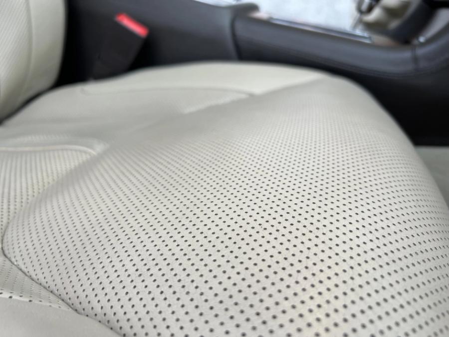 Melns Lancia Thema 2013 Rīga, ar dzinēja tilpumu 3.00 L un nobraukumu 227 tūkst. km par 8550 €, foto 34 vietnē AUTOMOTO.COM.LV