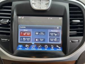 Melns Lancia Thema 2013 Rīga, ar dzinēja tilpumu 3.00 L un nobraukumu 227 tūkst. km par 8550 €, foto 35 vietnē AUTOMOTO.COM.LV
