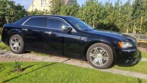 Black Lancia Thema 2013 in Kaunas, with an engine capacity of 3.00 L and mileage of 215 thousand km for 6900 €, photo 5 on AUTOMOTO.COM.LV