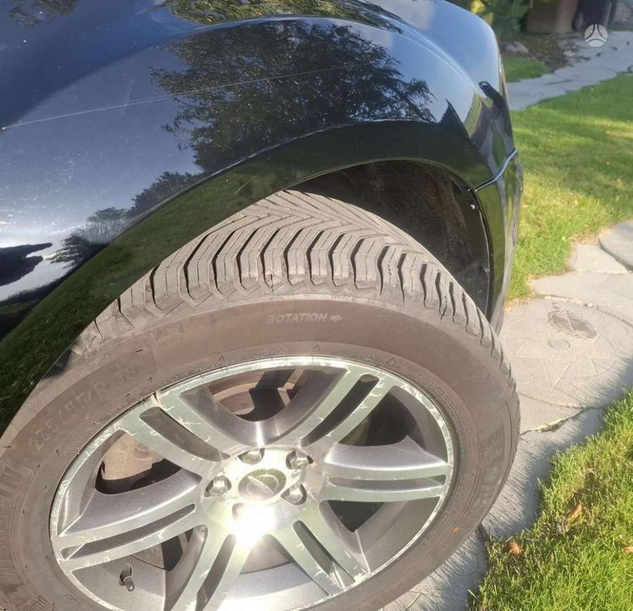 Black Lancia Thema 2013 in Kaunas, with an engine capacity of 3.00 L and mileage of 215 thousand km for 6900 €, photo 9 on AUTOMOTO.COM.LV