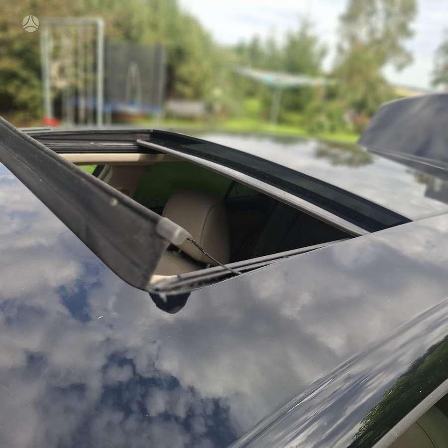 Black Lancia Thema 2013 in Kaunas, with an engine capacity of 3.00 L and mileage of 215 thousand km for 6900 €, photo 16 on AUTOMOTO.COM.LV