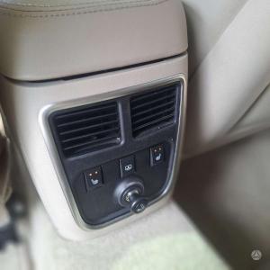Black Lancia Thema 2013 in Kaunas, with an engine capacity of 3.00 L and mileage of 215 thousand km for 6900 €, photo 18 on AUTOMOTO.COM.LV