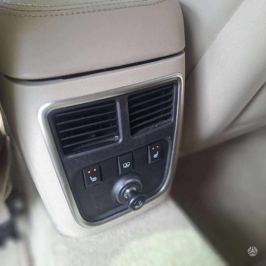Black Lancia Thema 2013 in Kaunas, with an engine capacity of 3.00 L and mileage of 215 thousand km for 6900 €, photo 18 on AUTOMOTO.COM.LV