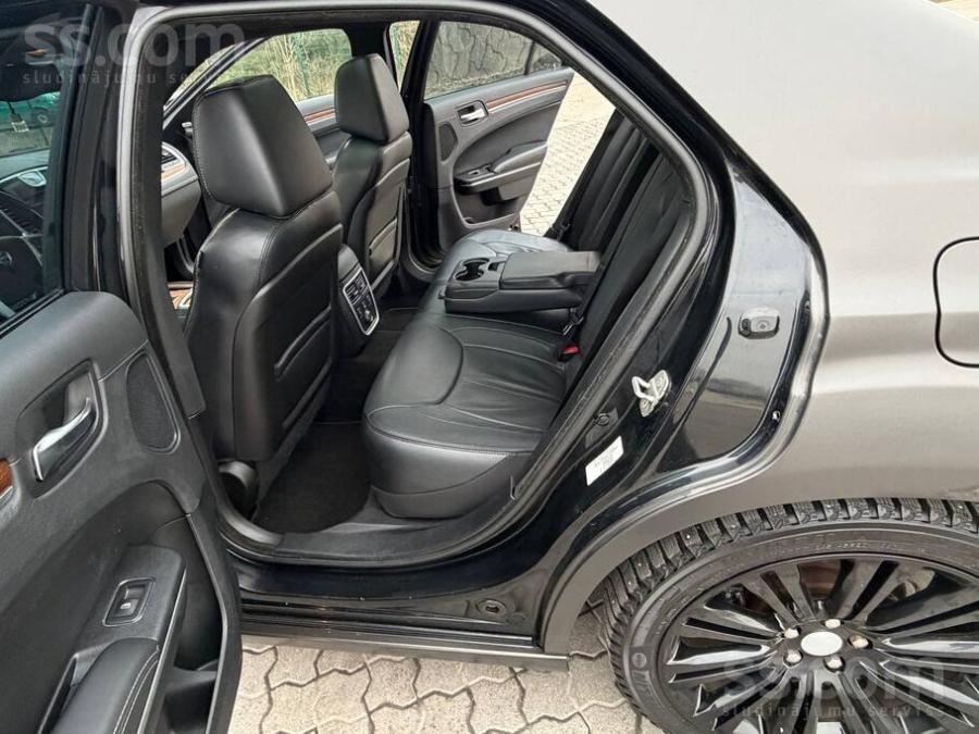 Melns Lancia Thema 2014 Rīga, ar dzinēja tilpumu 3.00 L un nobraukumu 0 tūkst. km par 7450 €, foto 23 vietnē AUTOMOTO.COM.LV