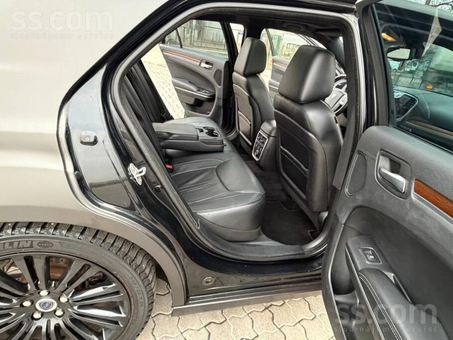 Melns Lancia Thema 2014 Rīga, ar dzinēja tilpumu 3.00 L un nobraukumu 0 tūkst. km par 7450 €, foto 24 vietnē AUTOMOTO.COM.LV