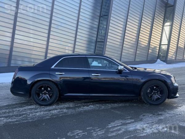 Blue Lancia Thema 2012 in Liepaja, with an engine capacity of 3.00 L and mileage of 268 thousand km for 6800 €, photo 5 on AUTOMOTO.COM.LV