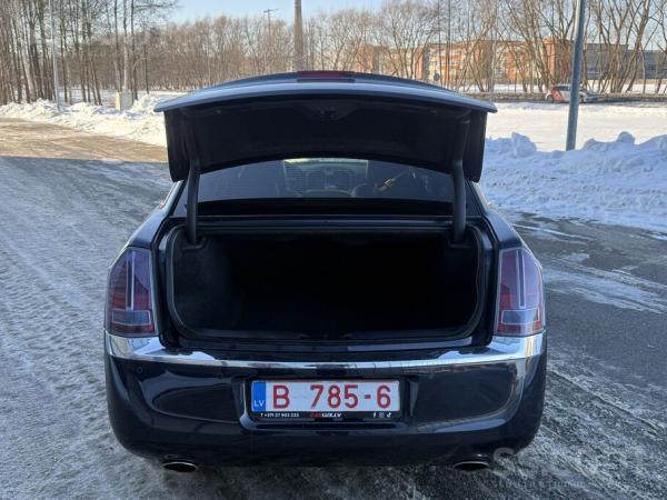 Blue Lancia Thema 2012 in Liepaja, with an engine capacity of 3.00 L and mileage of 268 thousand km for 6800 €, photo 9 on AUTOMOTO.COM.LV