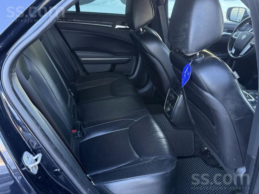 Zils Lancia Thema 2012 Liepāja, ar dzinēja tilpumu 3.00 L un nobraukumu 268 tūkst. km par 6800 €, foto 13 vietnē AUTOMOTO.COM.LV