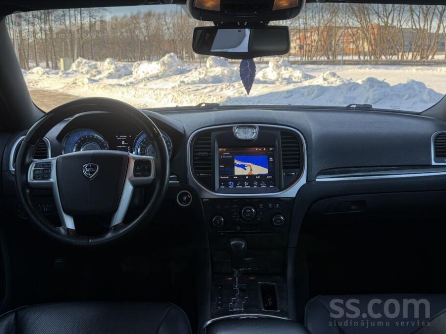 Zils Lancia Thema 2012 Liepāja, ar dzinēja tilpumu 3.00 L un nobraukumu 268 tūkst. km par 6800 €, foto 19 vietnē AUTOMOTO.COM.LV