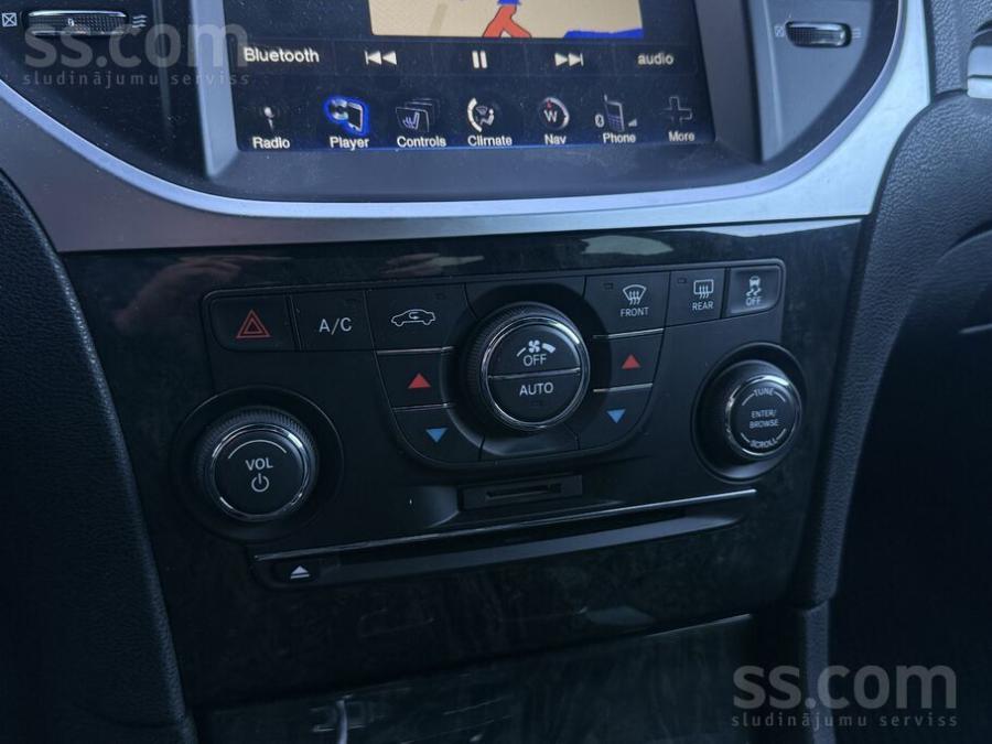 Zils Lancia Thema 2012 Liepāja, ar dzinēja tilpumu 3.00 L un nobraukumu 268 tūkst. km par 6800 €, foto 26 vietnē AUTOMOTO.COM.LV