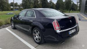 Blue Lancia Thema 2012 in Kaunas, with an engine capacity of 2.99 L and mileage of 303 thousand km for 8990 €, photo 5 on AUTOMOTO.COM.LV