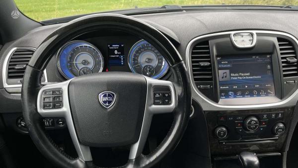Zils Lancia Thema 2012 Kauņa, ar dzinēja tilpumu 2.99 L un nobraukumu 303 tūkst. km par 8990 €, foto 10 vietnē AUTOMOTO.COM.LV