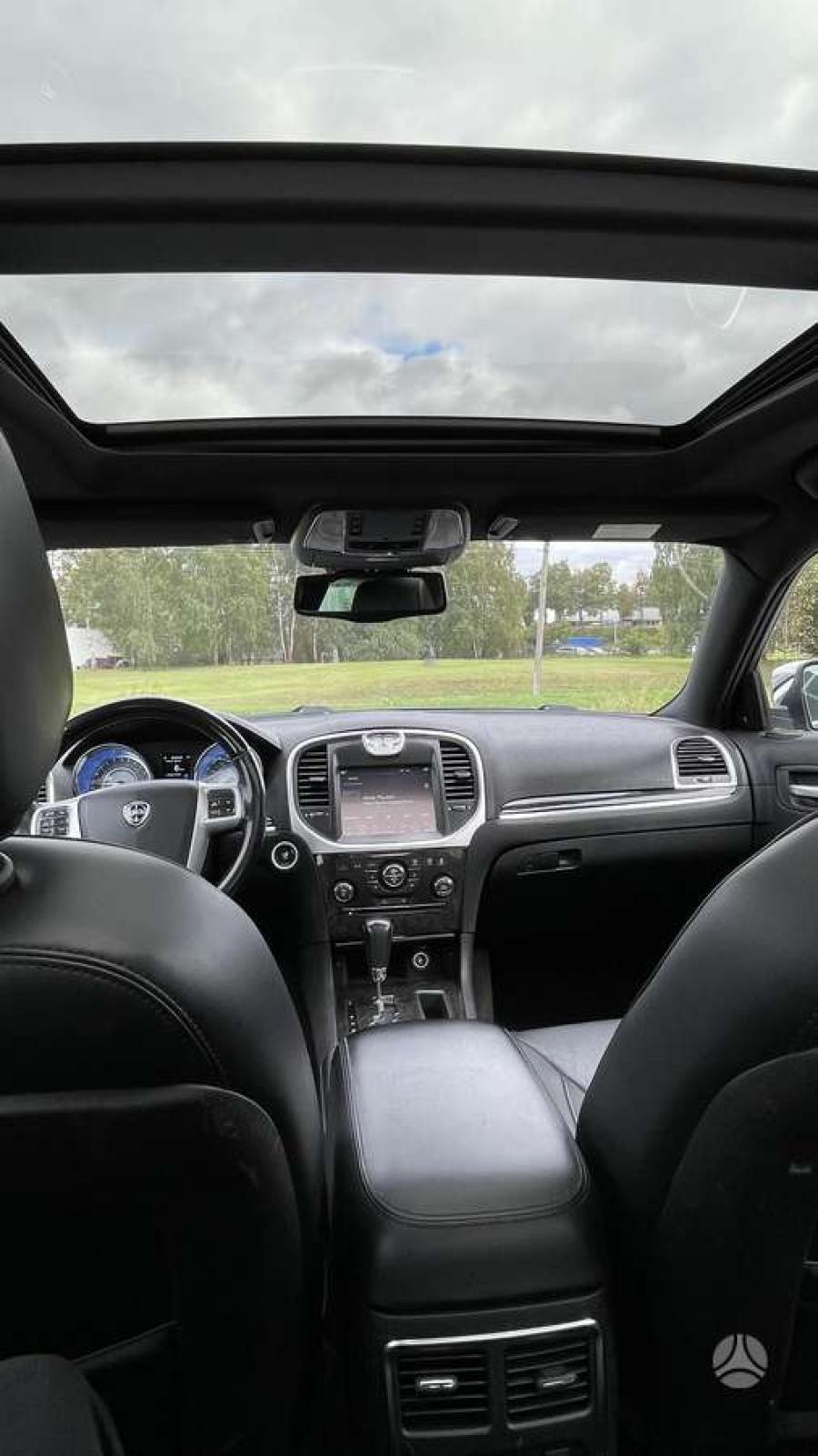 Blue Lancia Thema 2012 in Kaunas, with an engine capacity of 2.99 L and mileage of 303 thousand km for 8990 €, photo 12 on AUTOMOTO.COM.LV