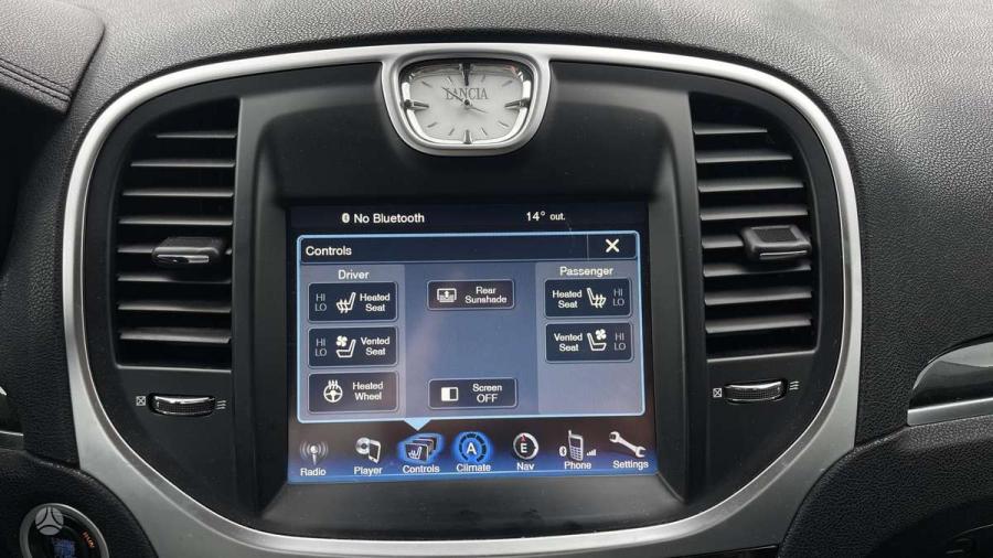 Blue Lancia Thema 2012 in Kaunas, with an engine capacity of 2.99 L and mileage of 303 thousand km for 8990 €, photo 16 on AUTOMOTO.COM.LV