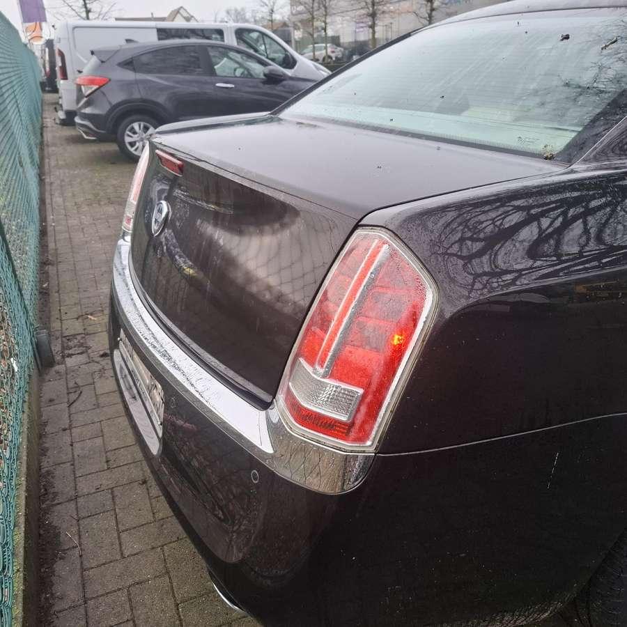 Brūns Lancia Thema 2012 Pakruojis, ar dzinēja tilpumu 2.99 L un nobraukumu 147 tūkst. km par 7350 €, foto 6 vietnē AUTOMOTO.COM.LV
