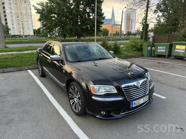 Brown Lancia Thema 2012 in Riga, with an engine capacity of 3.00 L and mileage of 220 thousand km for 5950 €, photo 3 on AUTOMOTO.COM.LV