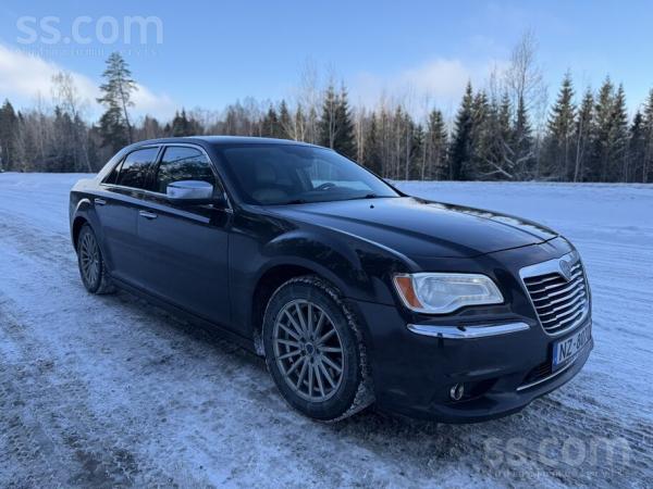 Brown Lancia Thema 2013 in Riga, with an engine capacity of 3.00 L and mileage of 338 thousand km for 6200 €, photo 4 on AUTOMOTO.COM.LV