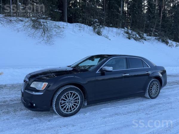 Brown Lancia Thema 2013 in Riga, with an engine capacity of 3.00 L and mileage of 338 thousand km for 6200 €, photo 5 on AUTOMOTO.COM.LV