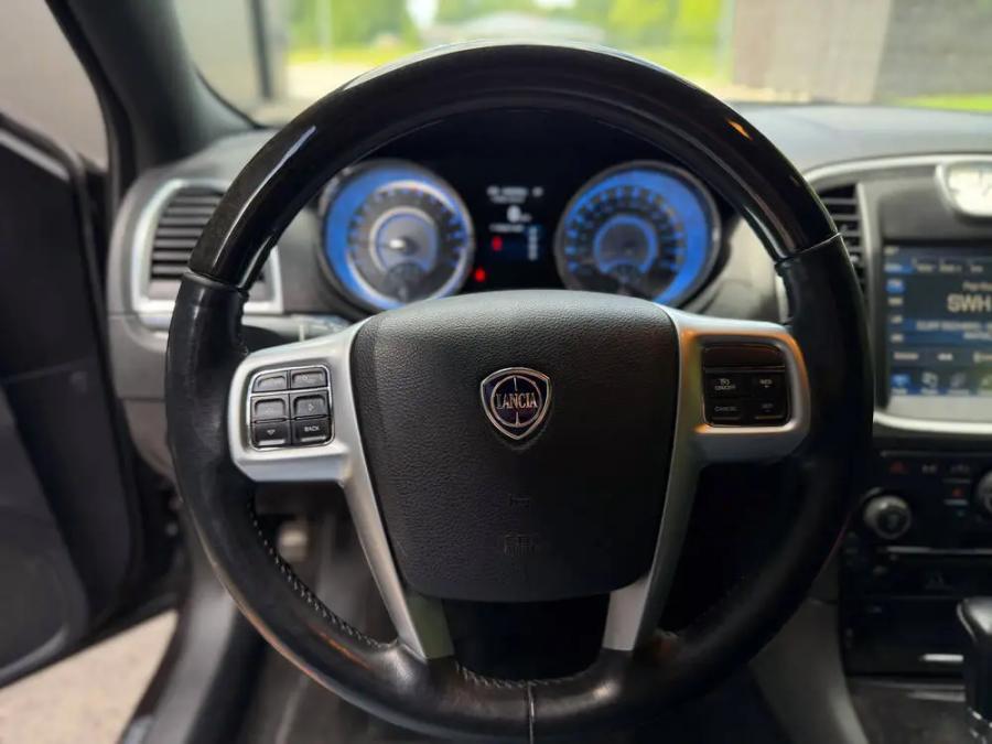 Brūns Lancia Thema 2013 Jelgava, ar dzinēja tilpumu 3.00 L un nobraukumu 207 tūkst. km par 7500 €, foto 15 vietnē AUTOMOTO.COM.LV