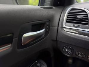 Brūns Lancia Thema 2013 Jelgava, ar dzinēja tilpumu 3.00 L un nobraukumu 207 tūkst. km par 7500 €, foto 17 vietnē AUTOMOTO.COM.LV