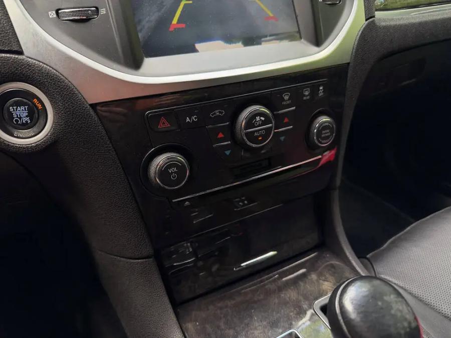 Brūns Lancia Thema 2013 Jelgava, ar dzinēja tilpumu 3.00 L un nobraukumu 207 tūkst. km par 7500 €, foto 19 vietnē AUTOMOTO.COM.LV