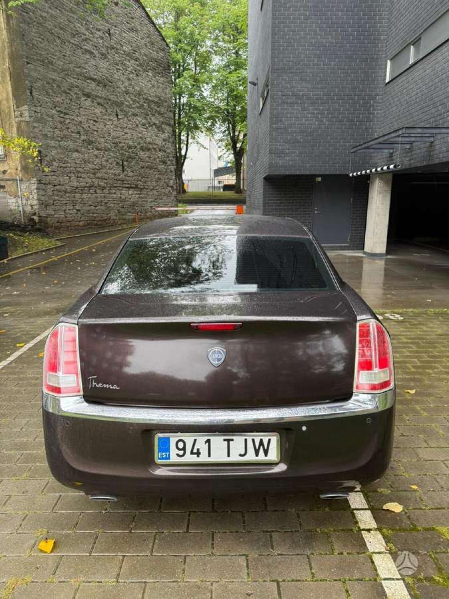 Brūns Lancia Thema 2013 Tallina, ar dzinēja tilpumu 2.99 L un nobraukumu 270 tūkst. km par 6490 €, foto 8 vietnē AUTOMOTO.COM.LV