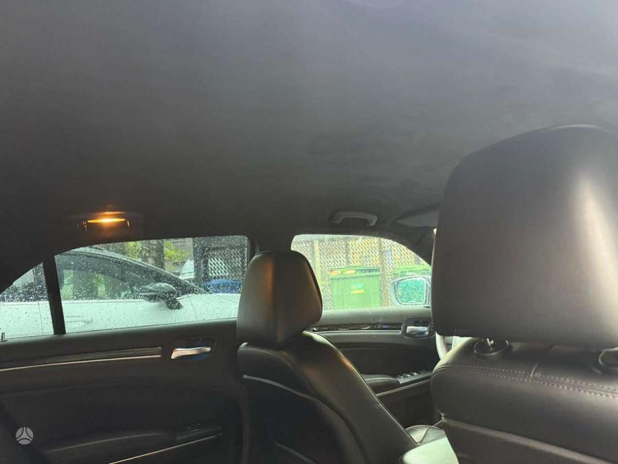 Brūns Lancia Thema 2013 Tallina, ar dzinēja tilpumu 2.99 L un nobraukumu 270 tūkst. km par 6490 €, foto 11 vietnē AUTOMOTO.COM.LV