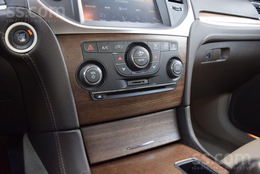 Grey Lancia Thema 2011 in Riga, with an engine capacity of 3.00 L and mileage of 186 thousand km for 8500 €, photo 8 on AUTOMOTO.COM.LV