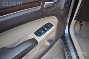 Grey Lancia Thema 2011 in Riga, with an engine capacity of 3.00 L and mileage of 186 thousand km for 8500 €, photo 16 on AUTOMOTO.COM.LV