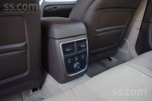 Grey Lancia Thema 2011 in Riga, with an engine capacity of 3.00 L and mileage of 186 thousand km for 8500 €, photo 18 on AUTOMOTO.COM.LV
