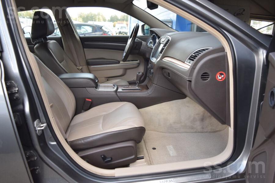 Grey Lancia Thema 2011 in Riga, with an engine capacity of 3.00 L and mileage of 186 thousand km for 8500 €, photo 20 on AUTOMOTO.COM.LV
