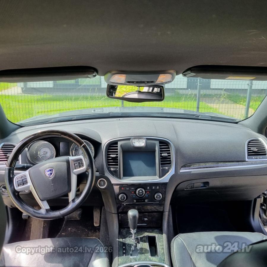 Grey Lancia Thema 2012 in Tallinn, with an engine capacity of 3.00 L and mileage of 270 thousand km for 7500 €, photo 6 on AUTOMOTO.COM.LV
