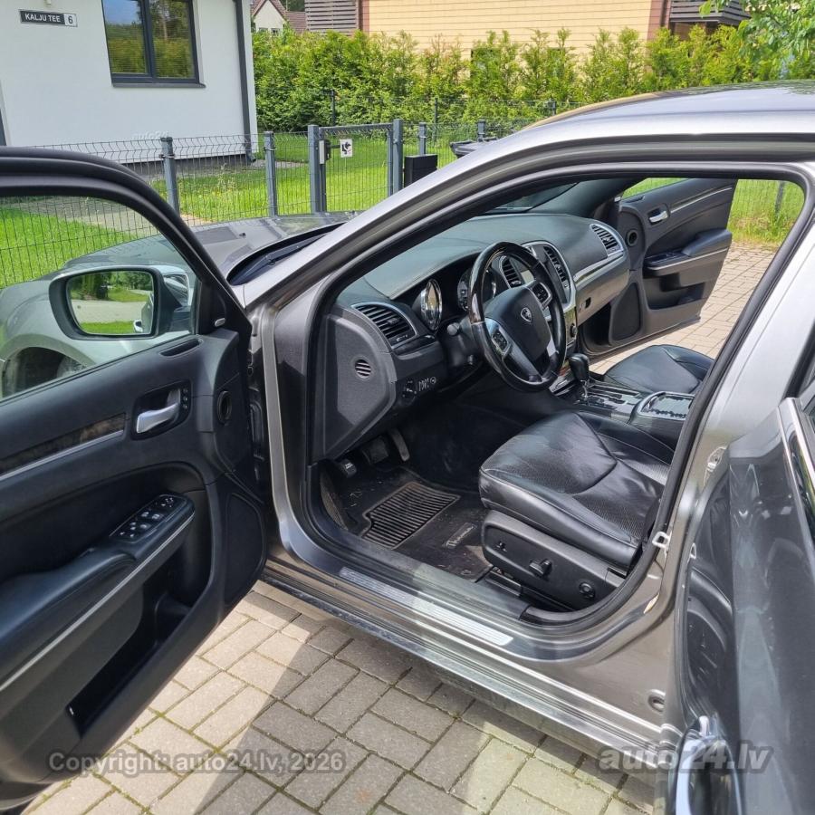 Grey Lancia Thema 2012 in Tallinn, with an engine capacity of 3.00 L and mileage of 270 thousand km for 7500 €, photo 7 on AUTOMOTO.COM.LV