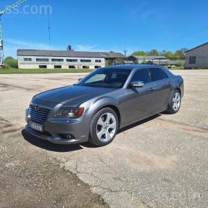 Pelēks Lancia Thema 2013 Rēzekne, ar dzinēja tilpumu 3.00 L un nobraukumu 192 tūkst. km par 7900 €, foto 2 vietnē AUTOMOTO.COM.LV