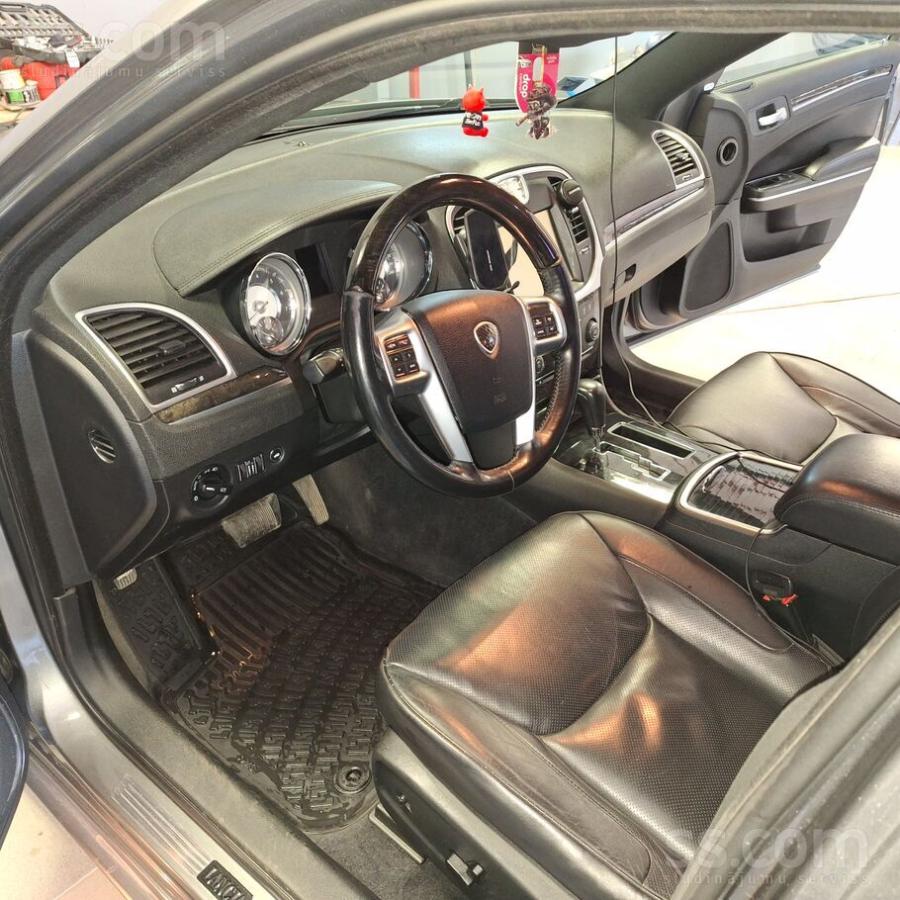 Pelēks Lancia Thema 2013 Rēzekne, ar dzinēja tilpumu 3.00 L un nobraukumu 192 tūkst. km par 7900 €, foto 7 vietnē AUTOMOTO.COM.LV