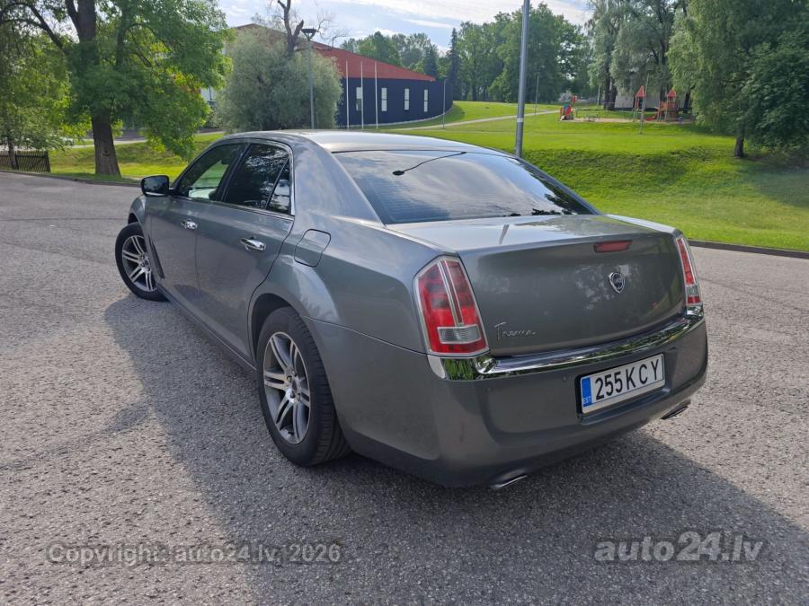 Pelēks Lancia Thema 2013 Tallina, ar dzinēja tilpumu 3.00 L un nobraukumu 311 tūkst. km par 5500 €, foto 5 vietnē AUTOMOTO.COM.LV