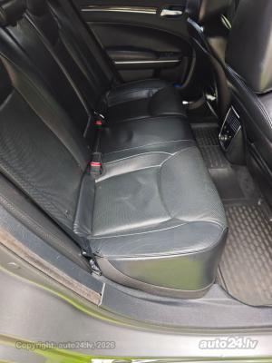 Pelēks Lancia Thema 2013 Tallina, ar dzinēja tilpumu 3.00 L un nobraukumu 311 tūkst. km par 5500 €, foto 8 vietnē AUTOMOTO.COM.LV