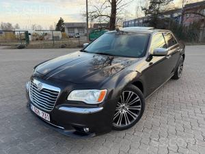 Red Lancia Thema 2012 in Riga, with an engine capacity of 3.00 L and mileage of 0 thousand km for 8450 €, photo 8 on AUTOMOTO.COM.LV