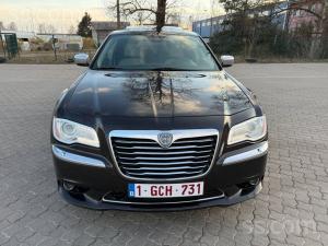 Red Lancia Thema 2012 in Riga, with an engine capacity of 3.00 L and mileage of 0 thousand km for 8450 €, photo 11 on AUTOMOTO.COM.LV