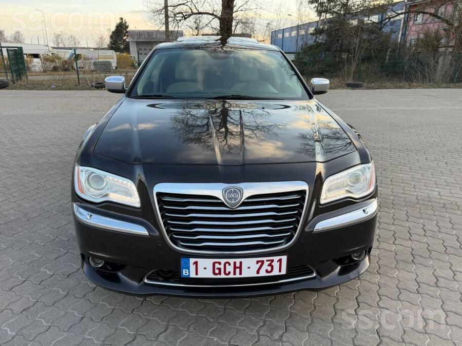 Red Lancia Thema 2012 in Riga, with an engine capacity of 3.00 L and mileage of 0 thousand km for 8450 €, photo 11 on AUTOMOTO.COM.LV