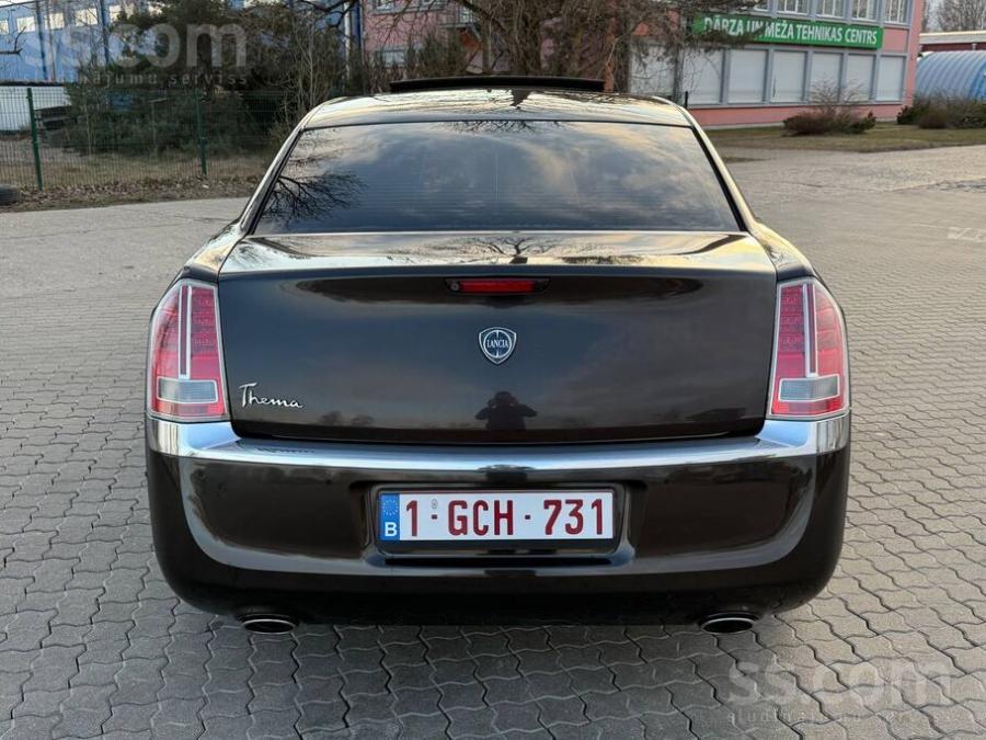 Red Lancia Thema 2012 in Riga, with an engine capacity of 3.00 L and mileage of 0 thousand km for 8450 €, photo 12 on AUTOMOTO.COM.LV