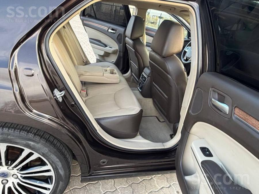 Red Lancia Thema 2012 in Riga, with an engine capacity of 3.00 L and mileage of 0 thousand km for 8450 €, photo 22 on AUTOMOTO.COM.LV